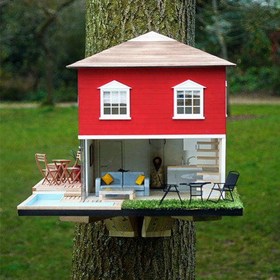 This Old Birdhouse | The Lone Girl in a Crowd