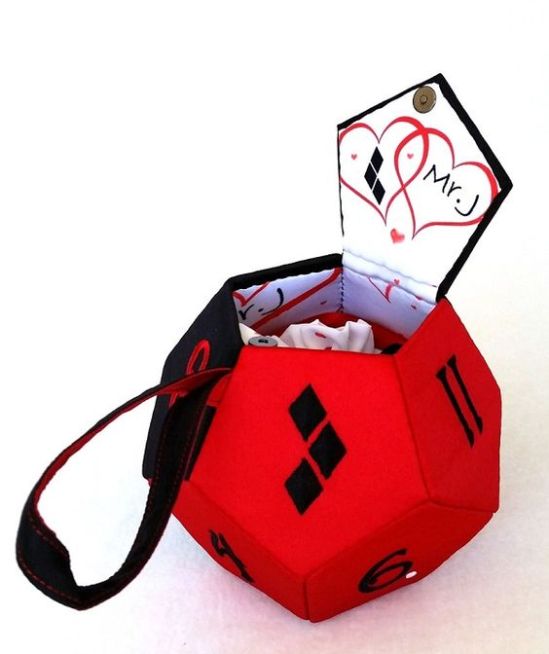 Justice League Inspired DC Comics Craft Projects | The Lone Girl in a Crowd