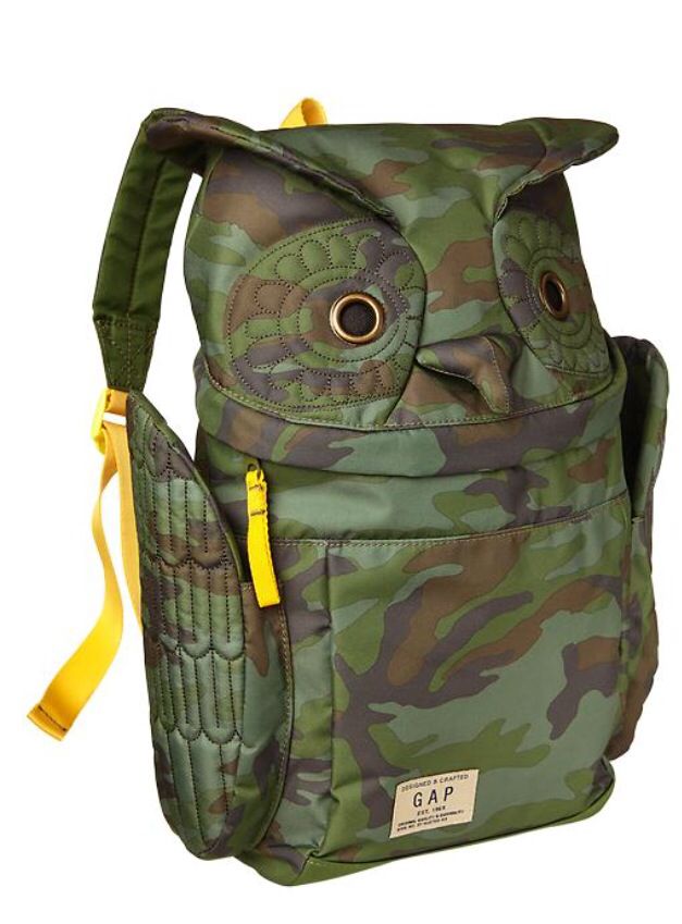The Bookbaggy World of Incredible Backpacks | The Lone Girl in a Crowd