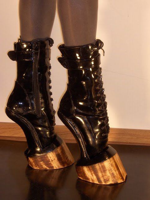 The Fantastic Footwear World of Shoes | The Lone Girl in a Crowd