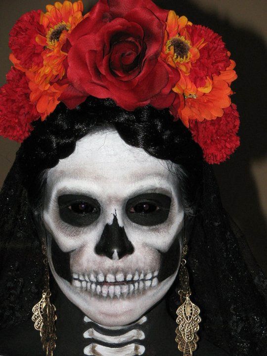 Calaca Inspired Dia de los Muertos Costumes | The Lone Girl in a Crowd