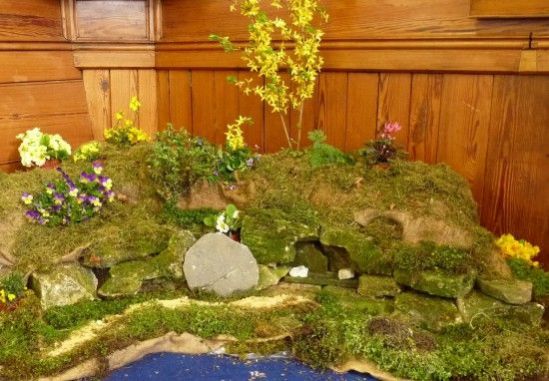 The Springtime World of Miniature Easter Gardens | The Lone Girl in a Crowd