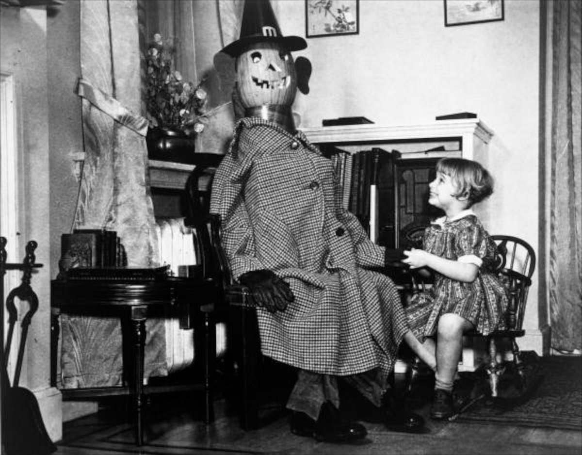 The Dark Scary World of Vintage Halloween Costumes (Third Edition ...