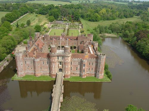 The Anatomy of a Medieval Castle: Part 1 – Around the Walls | The Lone ...