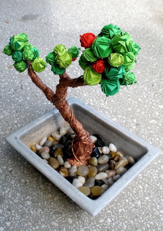 The Folded Paper World of Origami | The Lone Girl in a Crowd