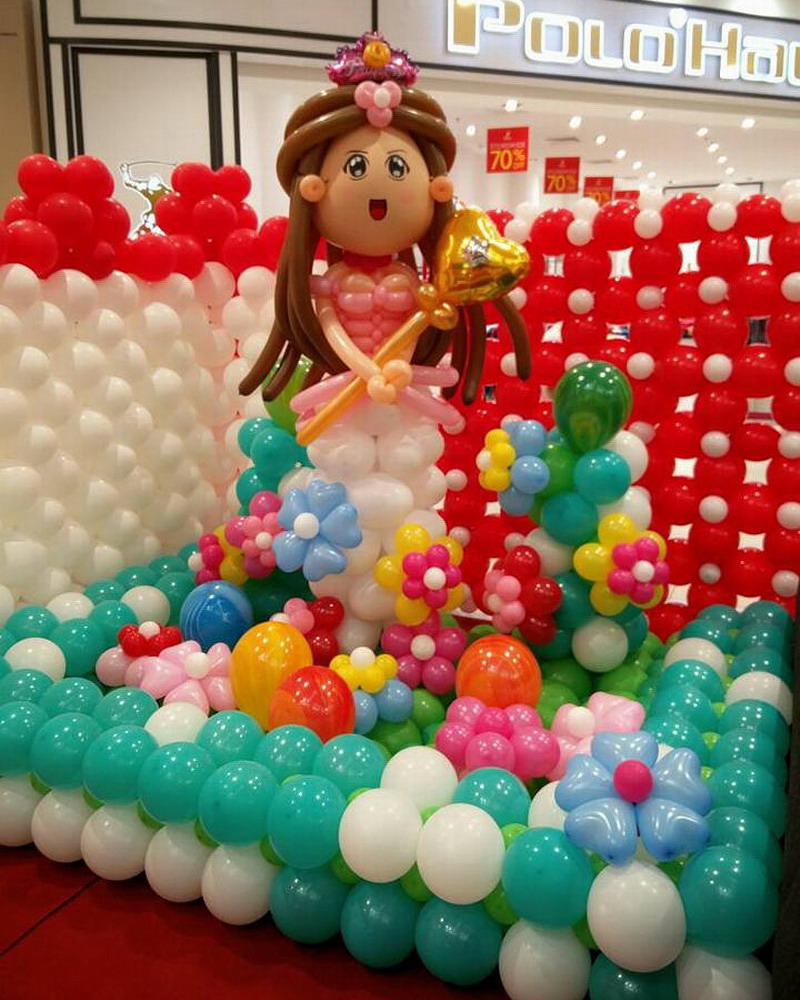 The Airy World of Balloon Sculpture | The Lone Girl in a Crowd